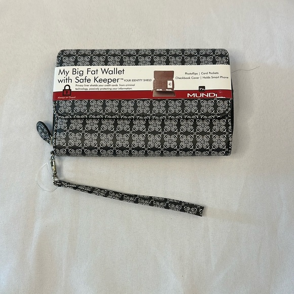 mundi | Bags | Mundi My Big Fat Wallet With Safe Keeper Wristlet Bag ...